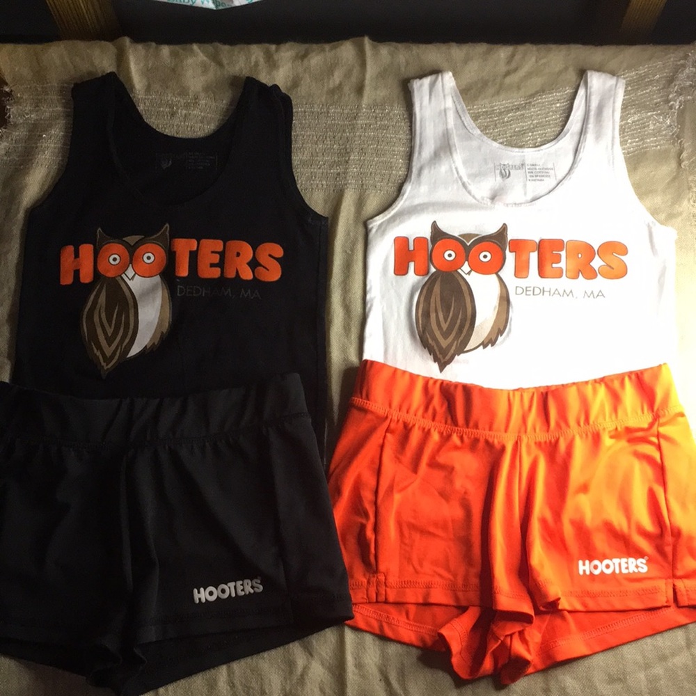 Hooters Girl Worn Uniform Tank & Shorts From Dedham M… - Gem